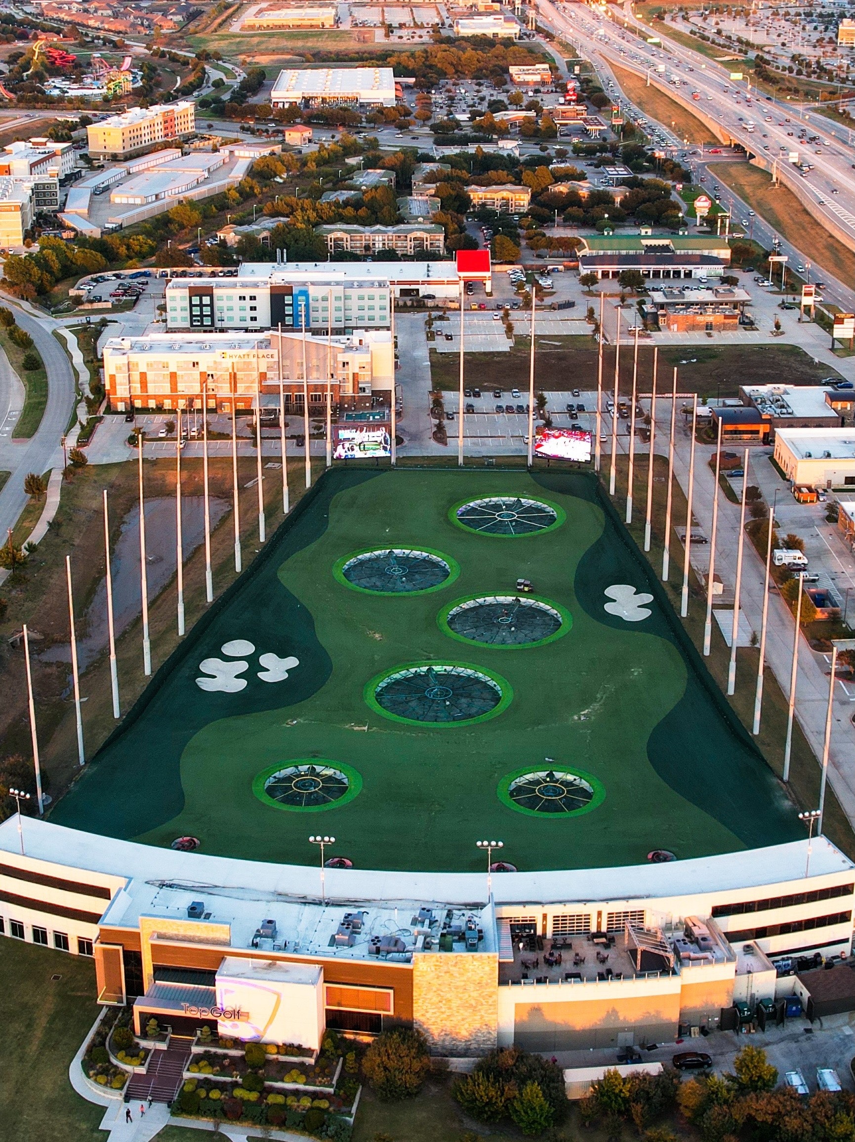 What To Wear To Topgolf - Fore Putt Golf